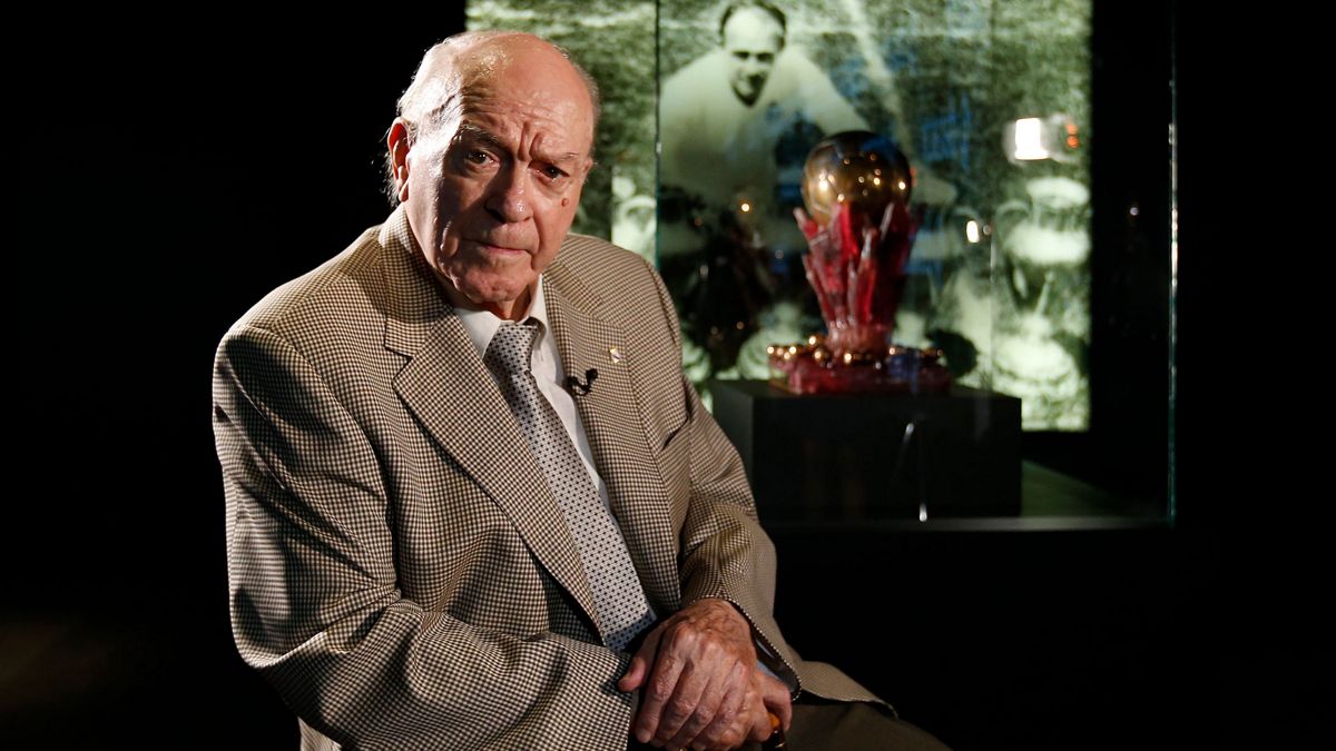 Di Stéfano awarded with Super Ballon d'Or 33 years ago