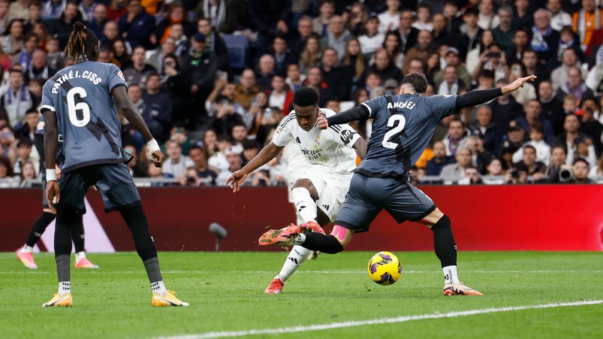 Vini Jr.'s goal against Rayo: he shields the ball, takes on the ...
