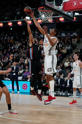 Brillante victoria en París